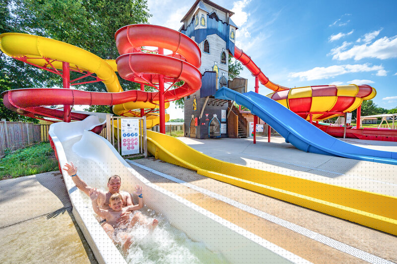 Holiday Park Lac de Ribou - CAPFUN, family holidays in Cholet, Loire Valley